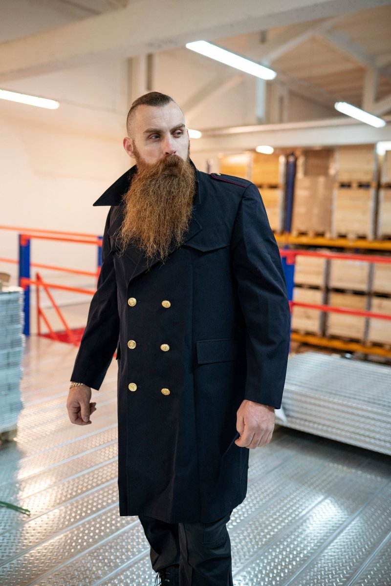 La elegancia del mando: explorando los abrigos de los oficiales italia ...